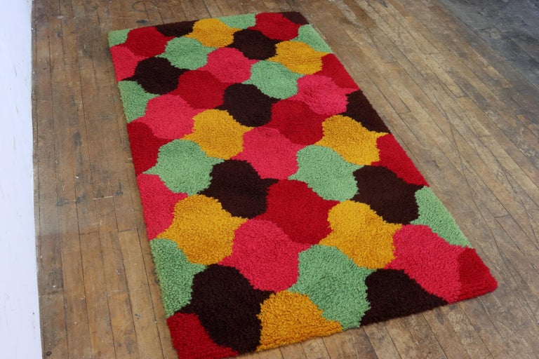 1970s Midcentury Onion Style Hook Area Rug For Sale at 1stDibs