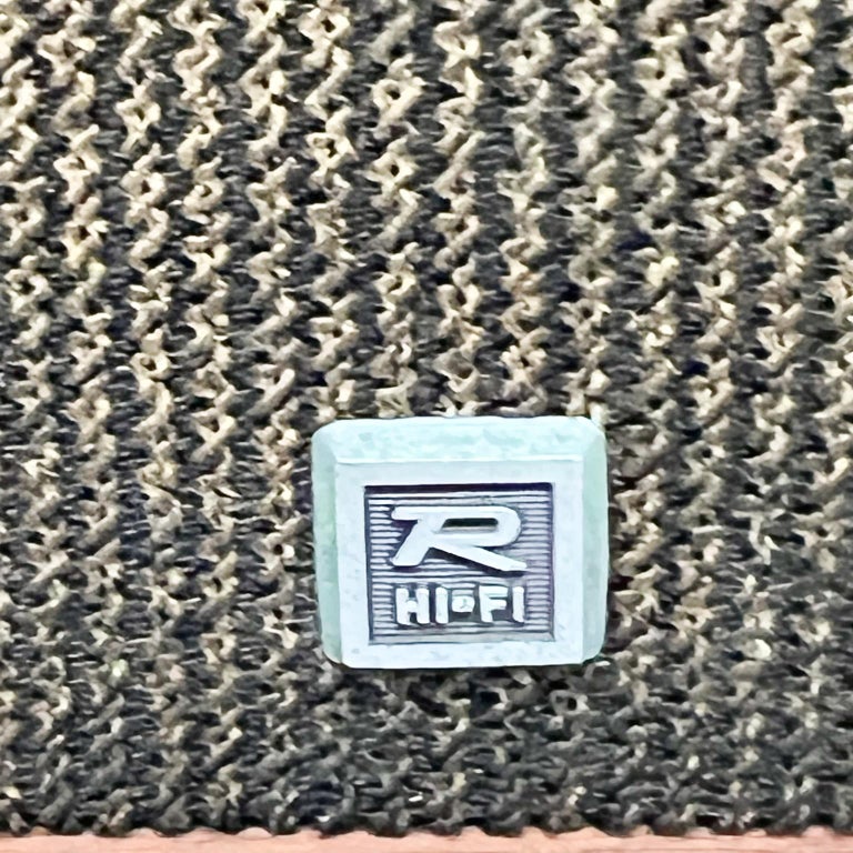 1970s Pair of R Hi Fi Realistic Model SP2 MCM Vintage Speakers For Sale ...