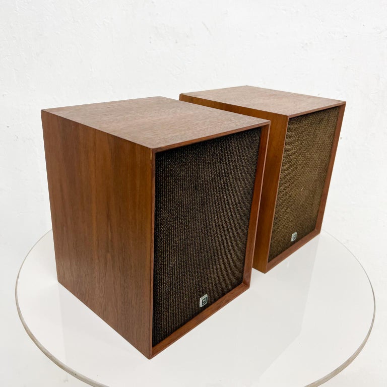 1970s Pair of R Hi Fi Realistic Model SP2 MCM Vintage Speakers For Sale ...