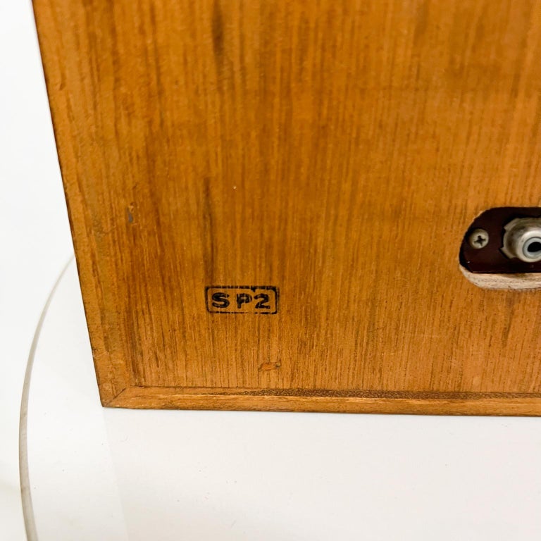 1970s Pair of R Hi Fi Realistic Model SP2 MCM Vintage Speakers For Sale ...