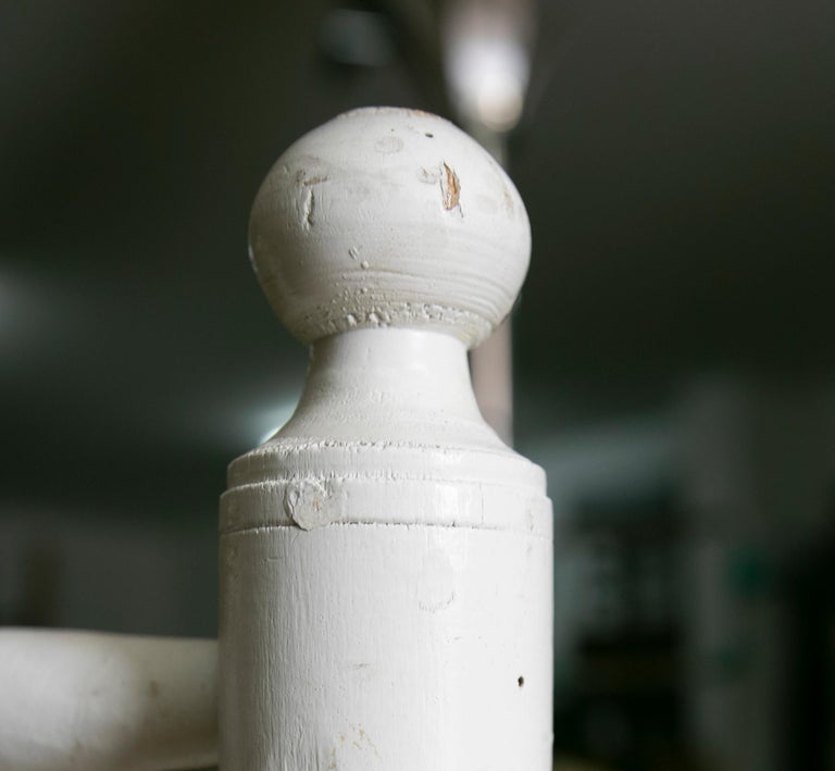 1970s Pair of White Chairs with Enea Seating For Sale at 1stDibs