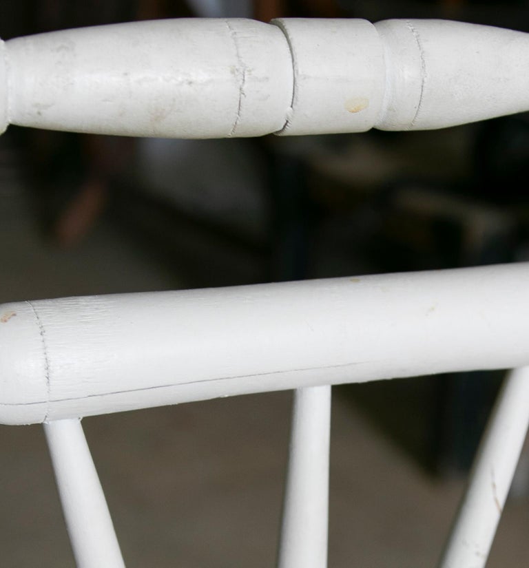 1970s Pair of White Chairs with Enea Seating For Sale at 1stDibs