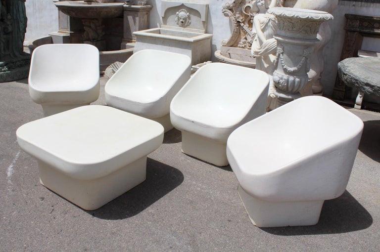 1970s Set of Italian Fibreglass Chairs and Table at 1stDibs