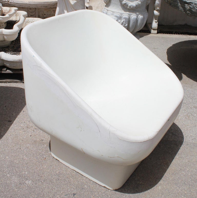 1970s Set of Italian Fibreglass Chairs and Table at 1stDibs