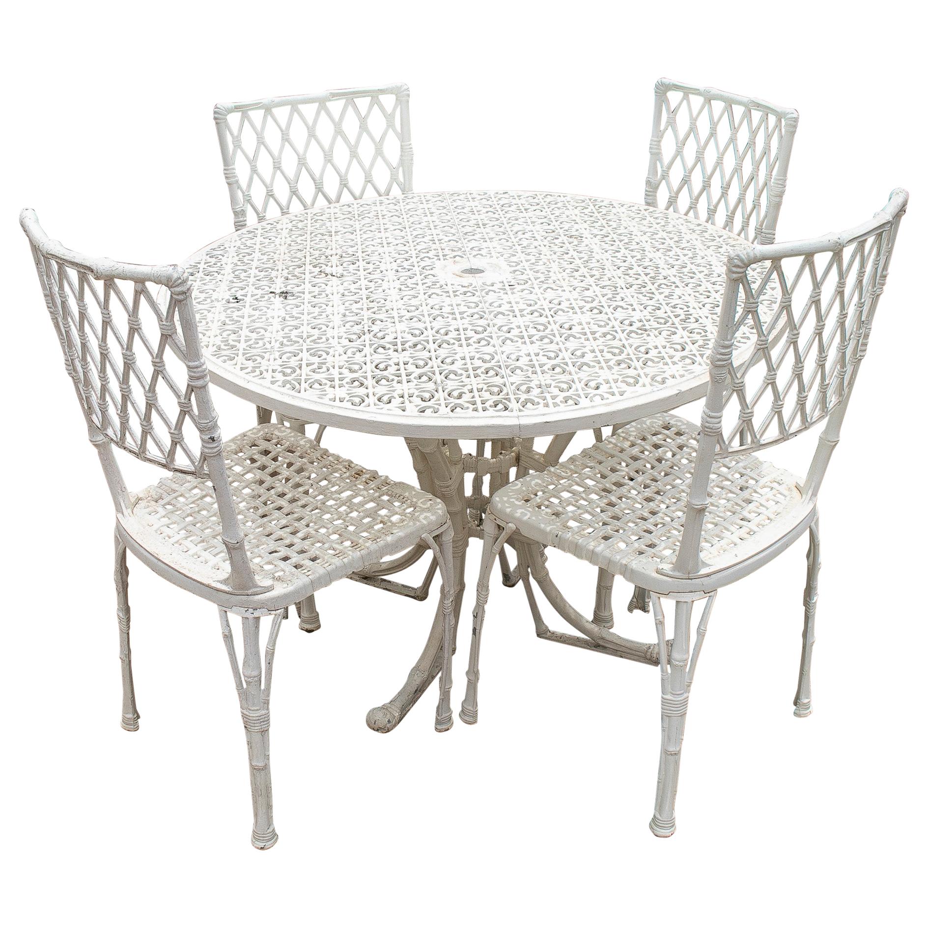 1970s Set of Italian Fibreglass Chairs and Table at 1stDibs