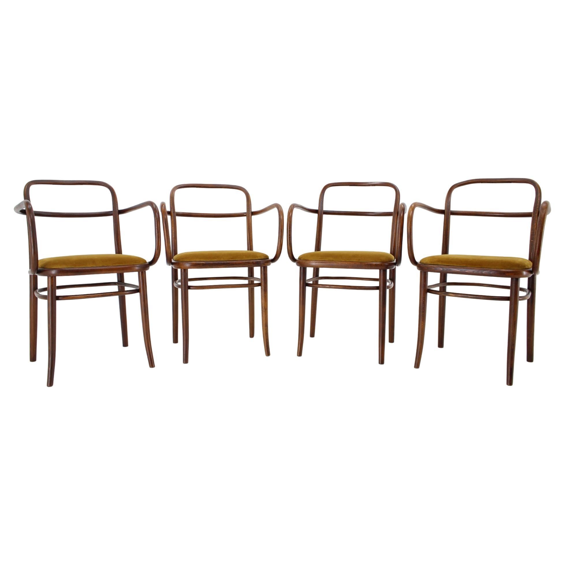 Large Set of Iconic Ton Dining Chairs For Sale at 1stDibs | iconic ...