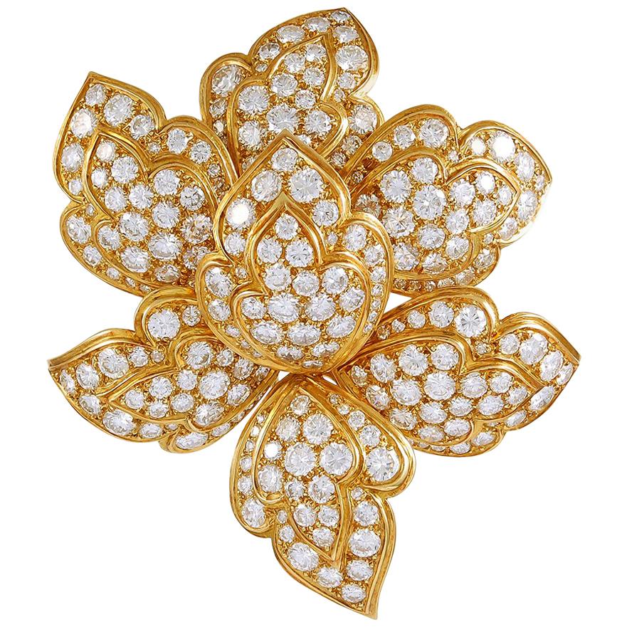 An Exquisite Van Cleef and Arpels Flower Brooch at 1stDibs