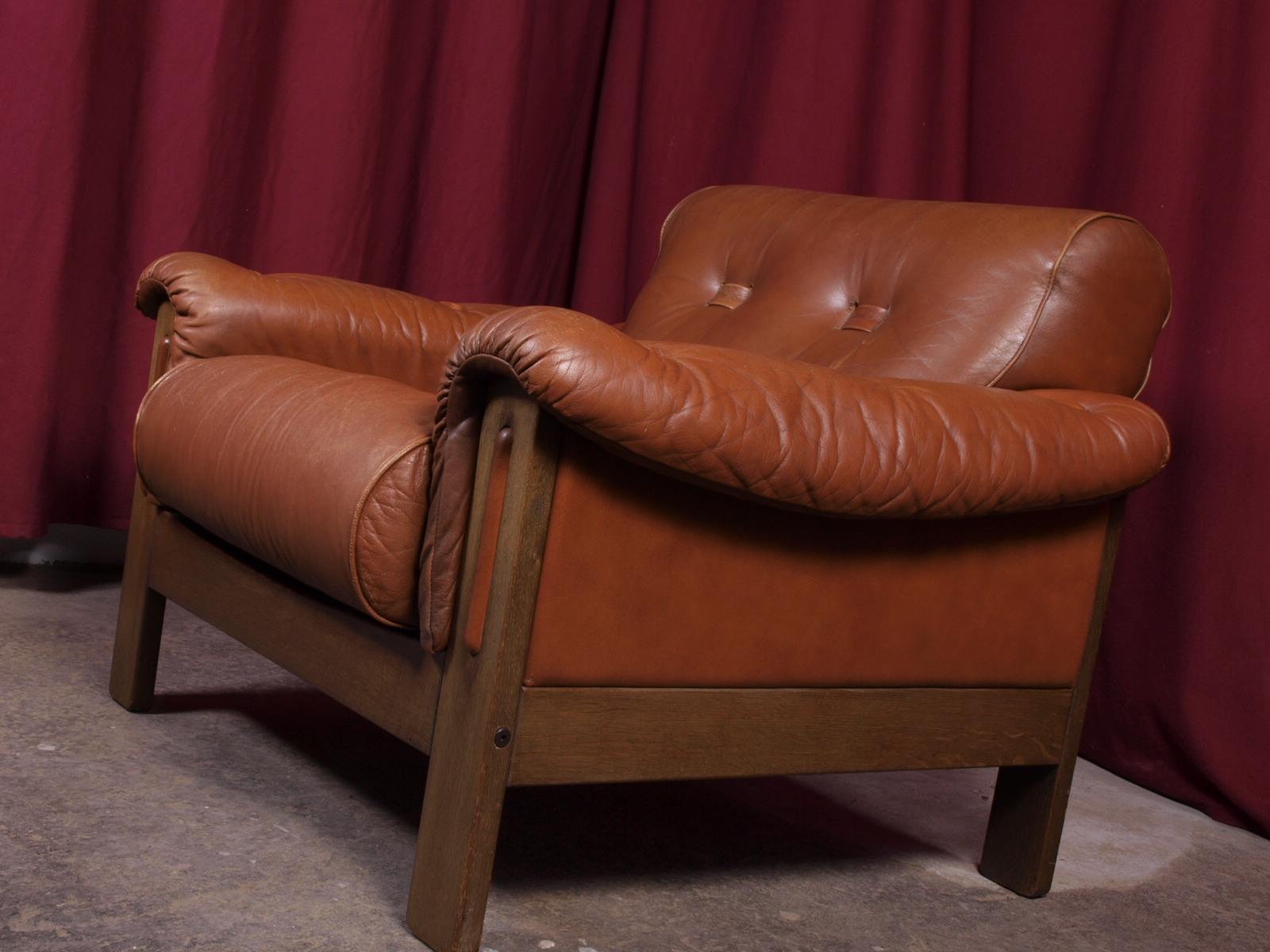 1970s Vintage Comfortable Lounge Leather Chair For Sale at 1stDibs