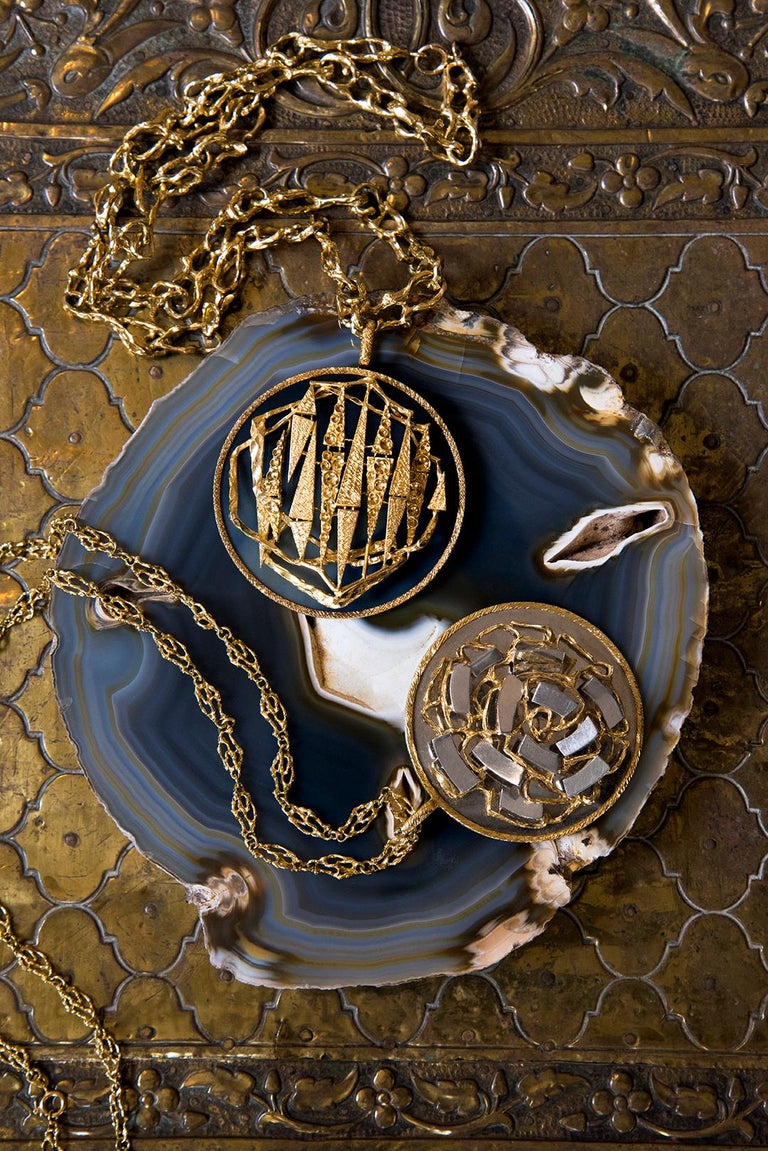 Kutchinsky Modernist Banded Agate and Gold Pendant 1971 For Sale at 1stDibs