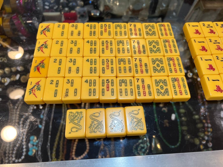1977 Mahjong Bakelite Set with Original Case For Sale at 1stDibs