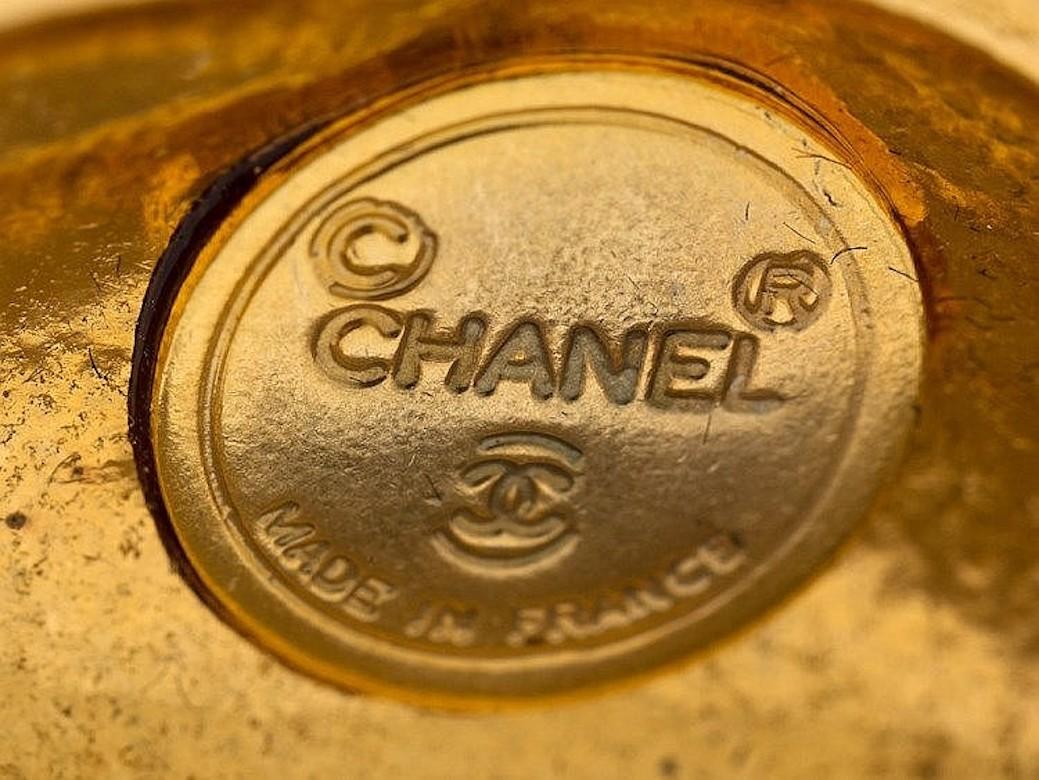 1980s Chanel Gold Beret Brooch With Bow For Sale at 1stDibs | gold ...