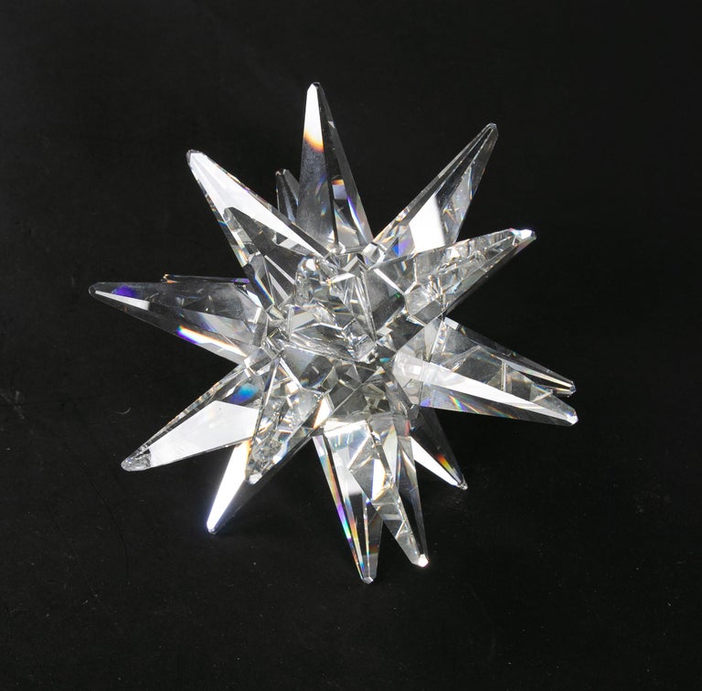 1980s Crystal Paperweight in the Shape of a Star For Sale at 1stDibs