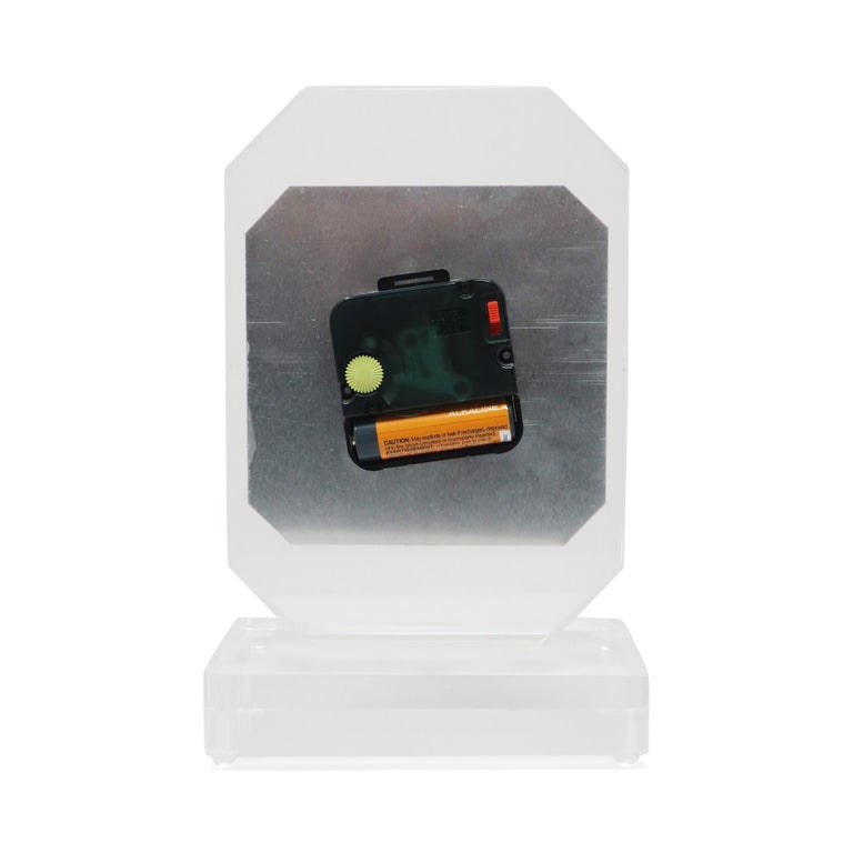 1980s Lucite and Brass Table Clock For Sale at 1stDibs