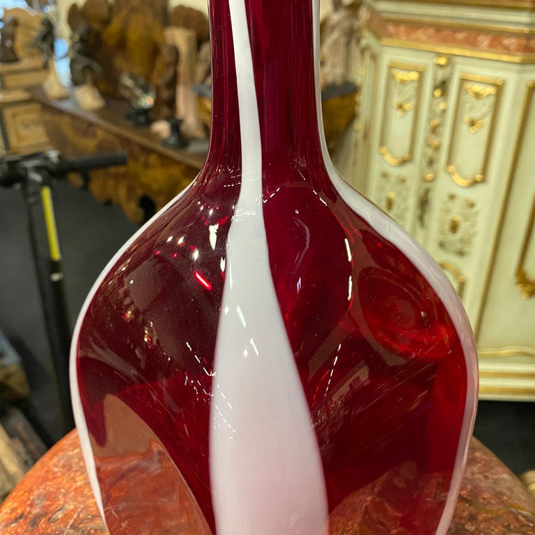 1980s Modernist Red and White Tall Murano Glass Vase by Carlo Moretti ...