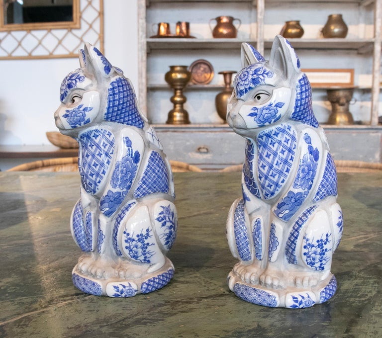 1980s Pair of Delft Ceramic Cats For Sale at 1stDibs
