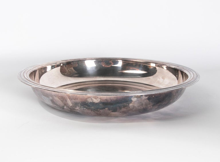 1980s Round Silver-Plated Metal Tray For Sale at 1stDibs