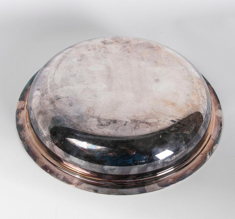 1980s Round Silver-Plated Metal Tray For Sale at 1stDibs