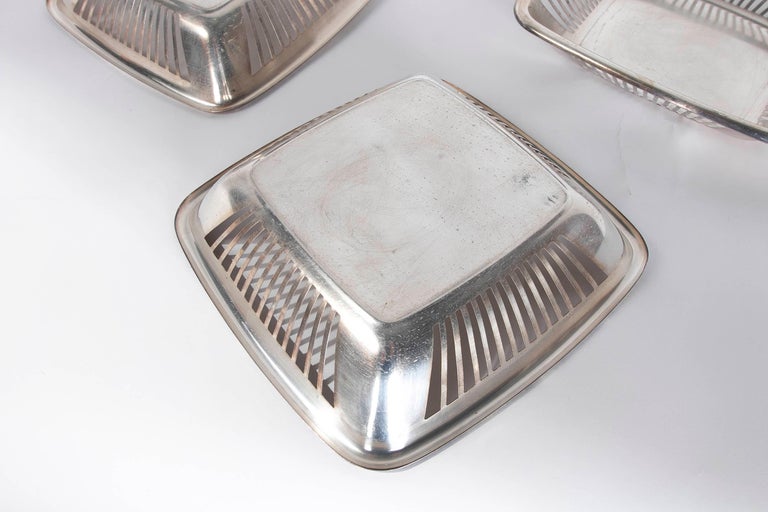 1980s Set of Three Square Silver Plated Metal Trays For Sale at 1stDibs