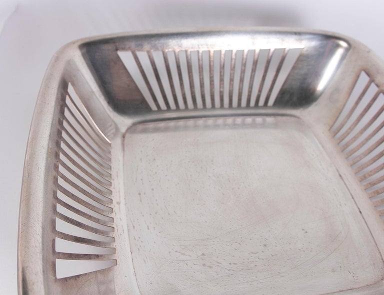 1980s Set of Three Square Silver Plated Metal Trays For Sale at 1stDibs