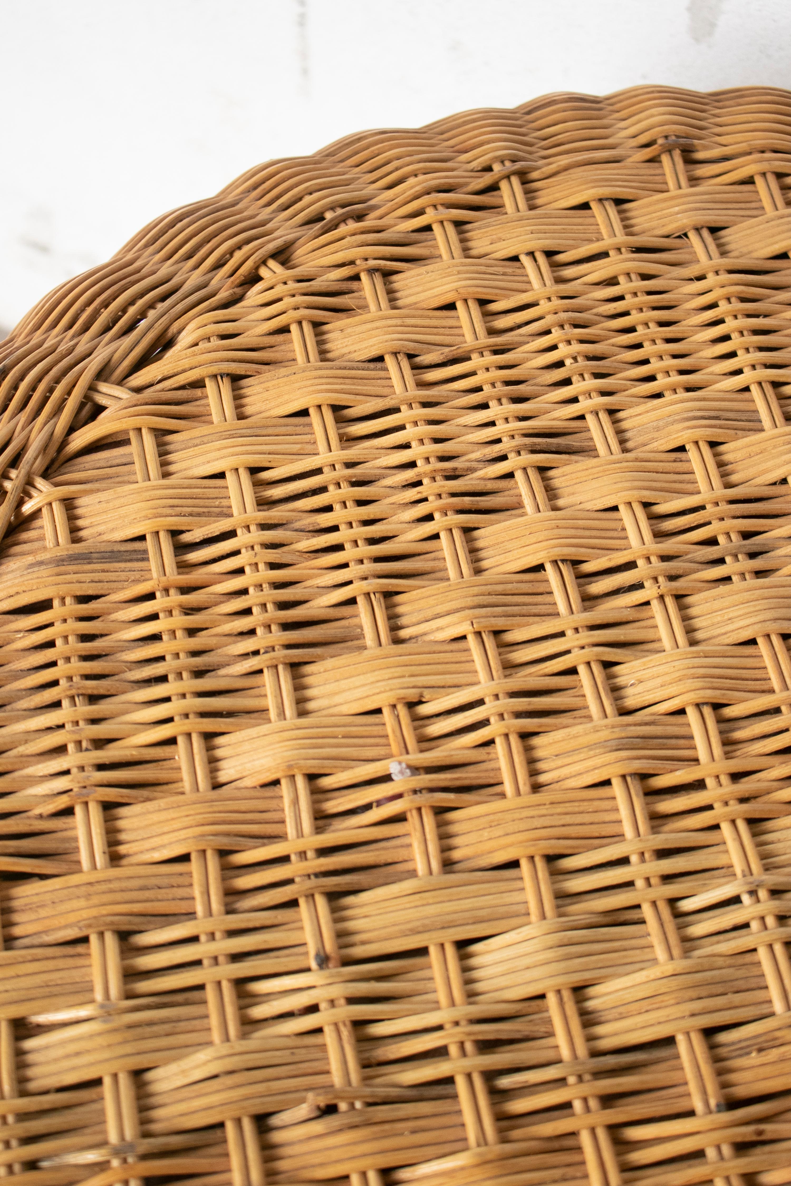 1980s Spanish Hand Woven Wicker Side Table For Sale at 1stDibs