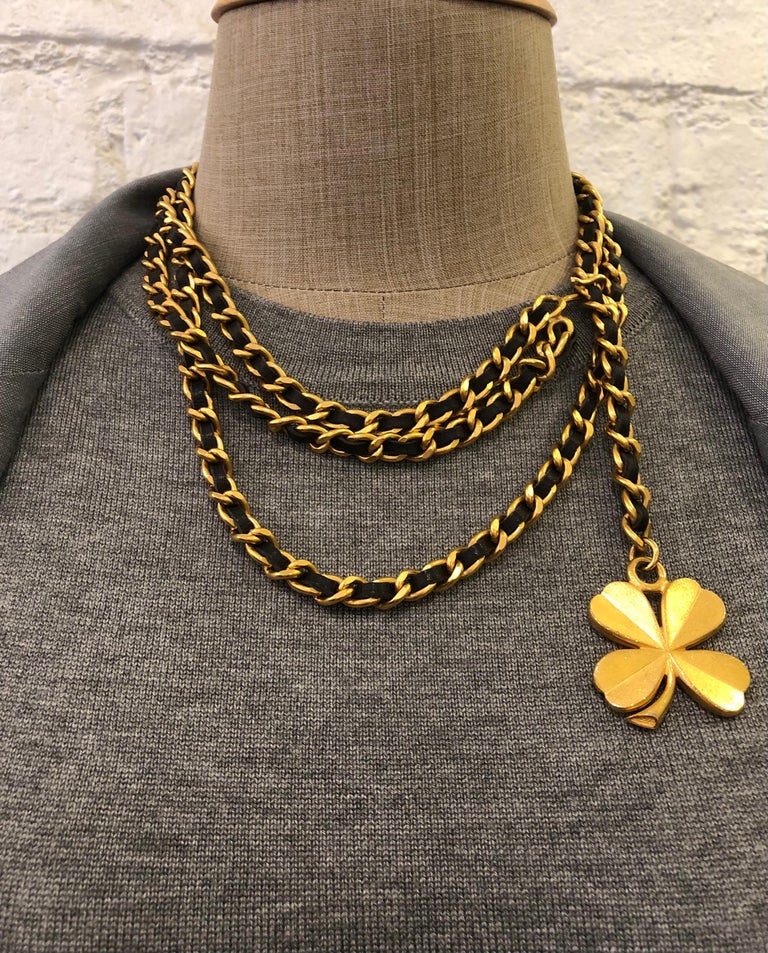 1993 Vintage CHANEL Gold Toned Clover Chain Leather Belt For Sale at ...