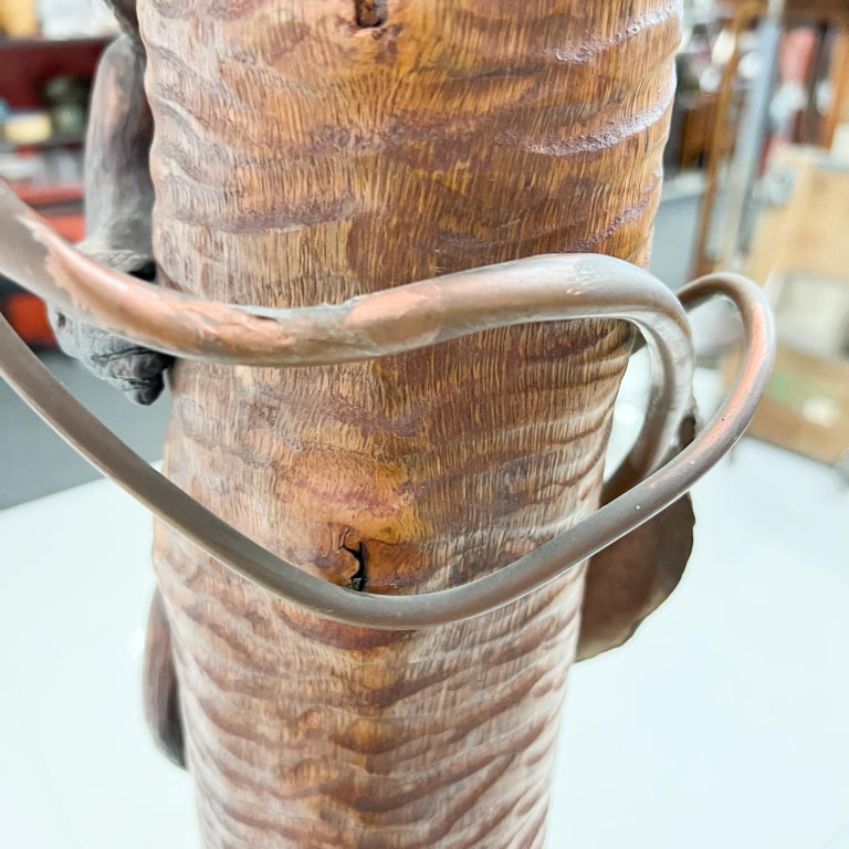 Lampadaire en verre d'art exotique Monkey Ape Tree de John Barber, 1984 ...