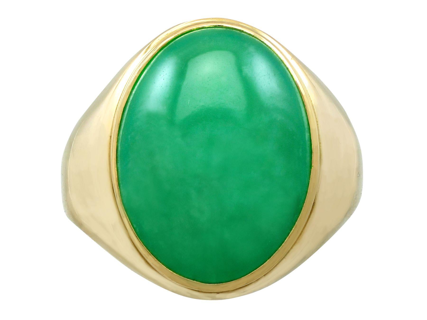 Carat Cabochon Cut Jade and Yellow Gold Cocktail Ring For Sale at ...