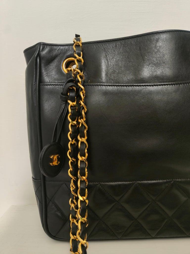 1990s Chanel black leather gold hardware shoulder bag For Sale at 1stDibs