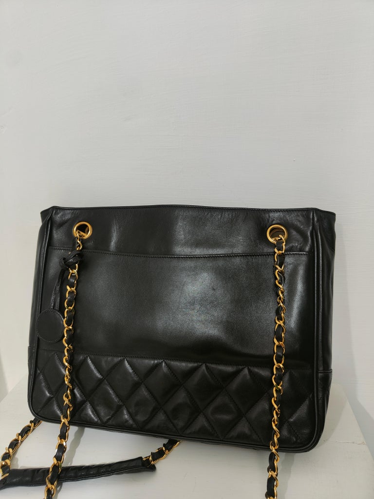 1990s Chanel black leather gold hardware shoulder bag For Sale at 1stDibs