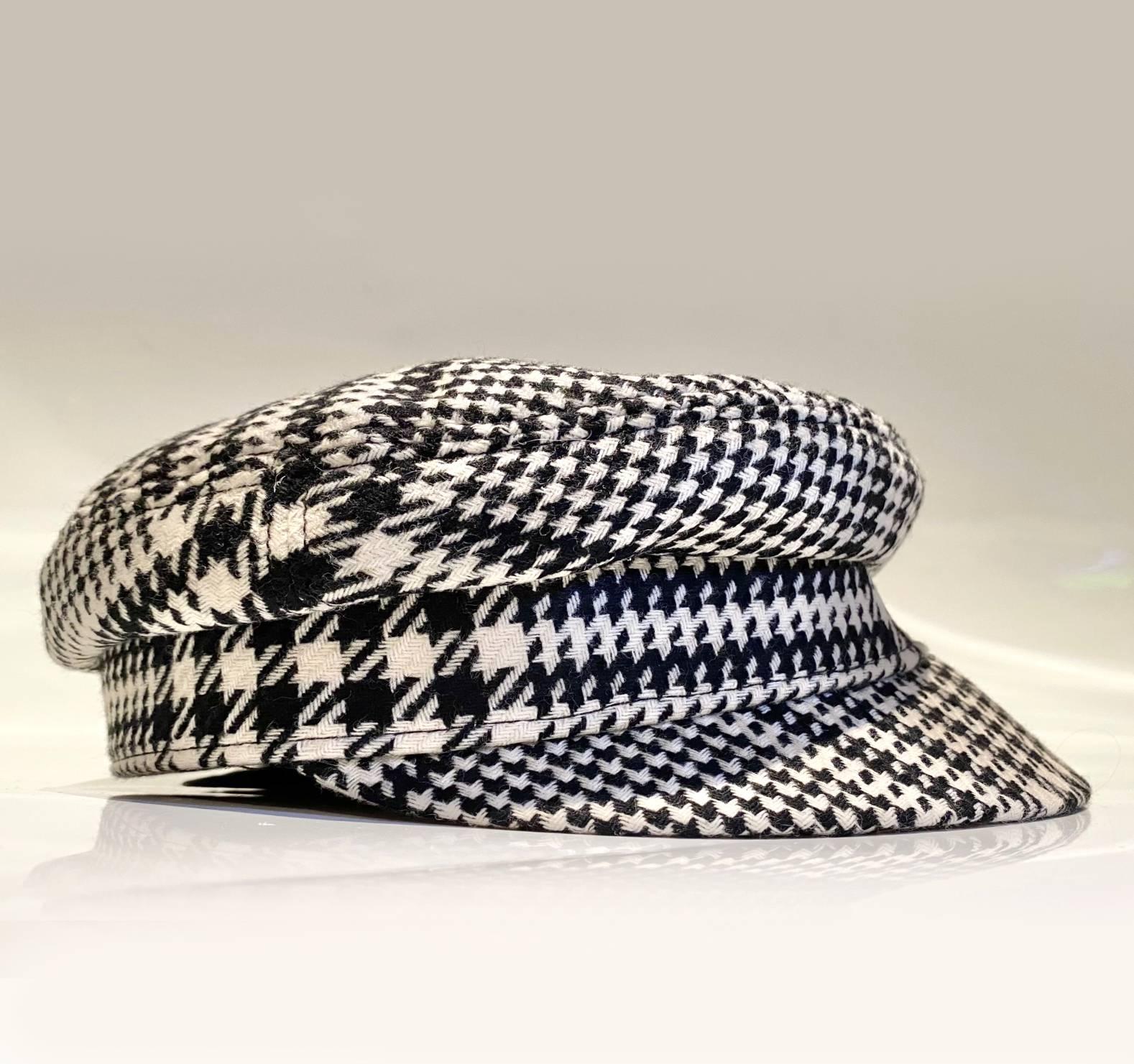 1990s Gianni Versace Black and White Houndstooth Flat Cap For Sale at ...