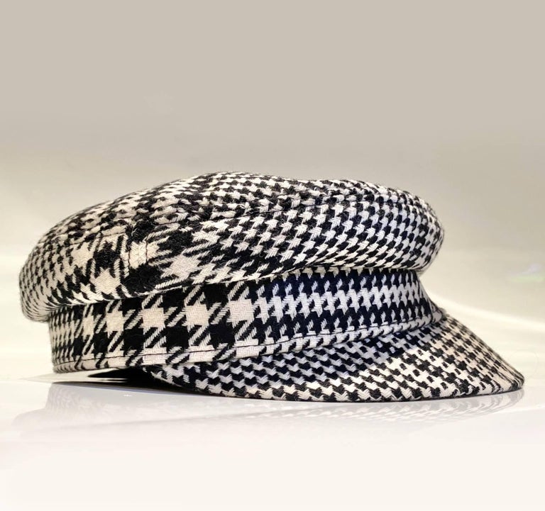 1990s Gianni Versace Black and White Houndstooth Flat Cap For Sale at ...
