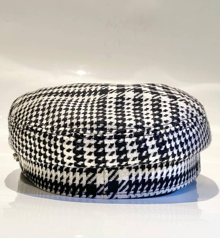 1990s Gianni Versace Black and White Houndstooth Flat Cap For Sale at ...
