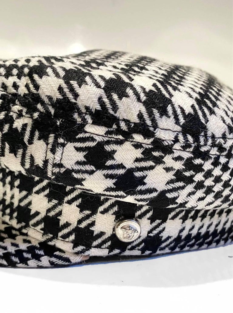 1990s Gianni Versace Black and White Houndstooth Flat Cap For Sale at ...