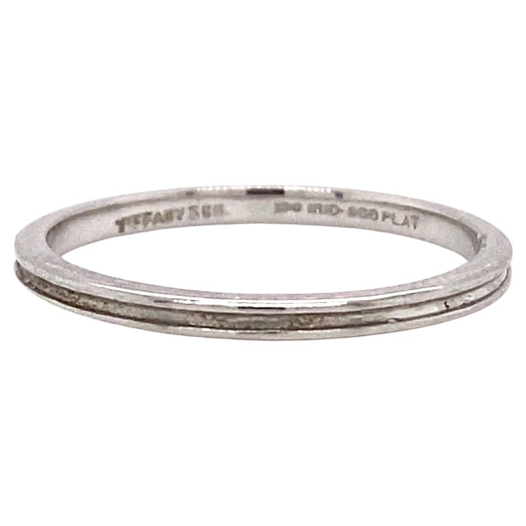 1990s Tiffany and Co. Knife Edge Wedding Band in Platinum For Sale at ...