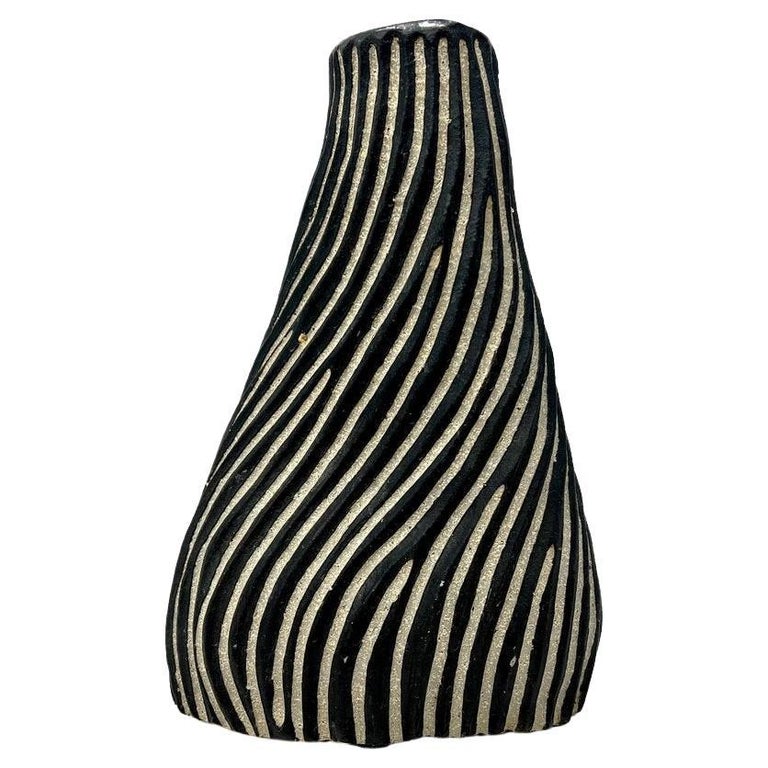 1994 Larry Haworsen Incised Studio Pottery Vase For Sale at 1stDibs