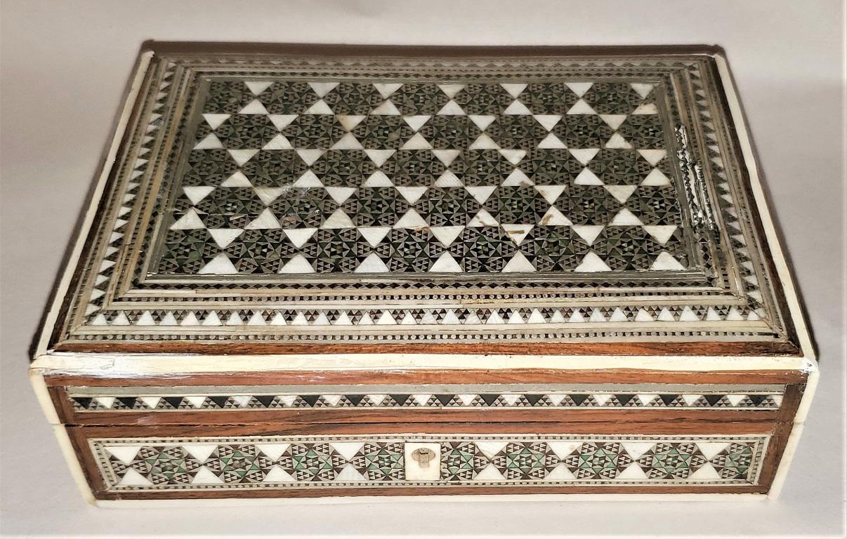 19th Century Anglo Indian Bombay Mother or Pearl Sadeli Trinket Box For ...