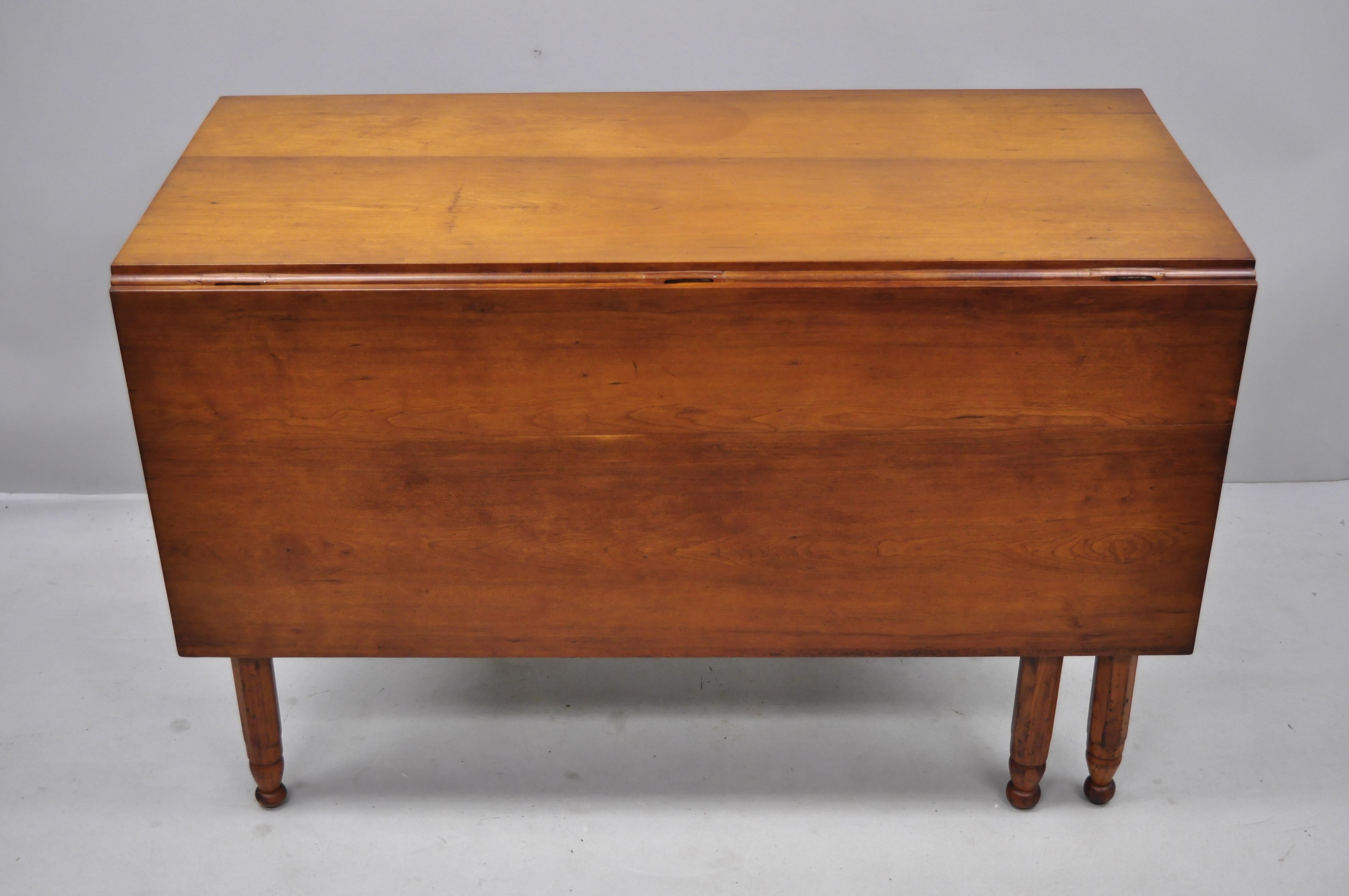 19th Century American Federal Walnut Drop-Leaf Dining Breakfast Table ...