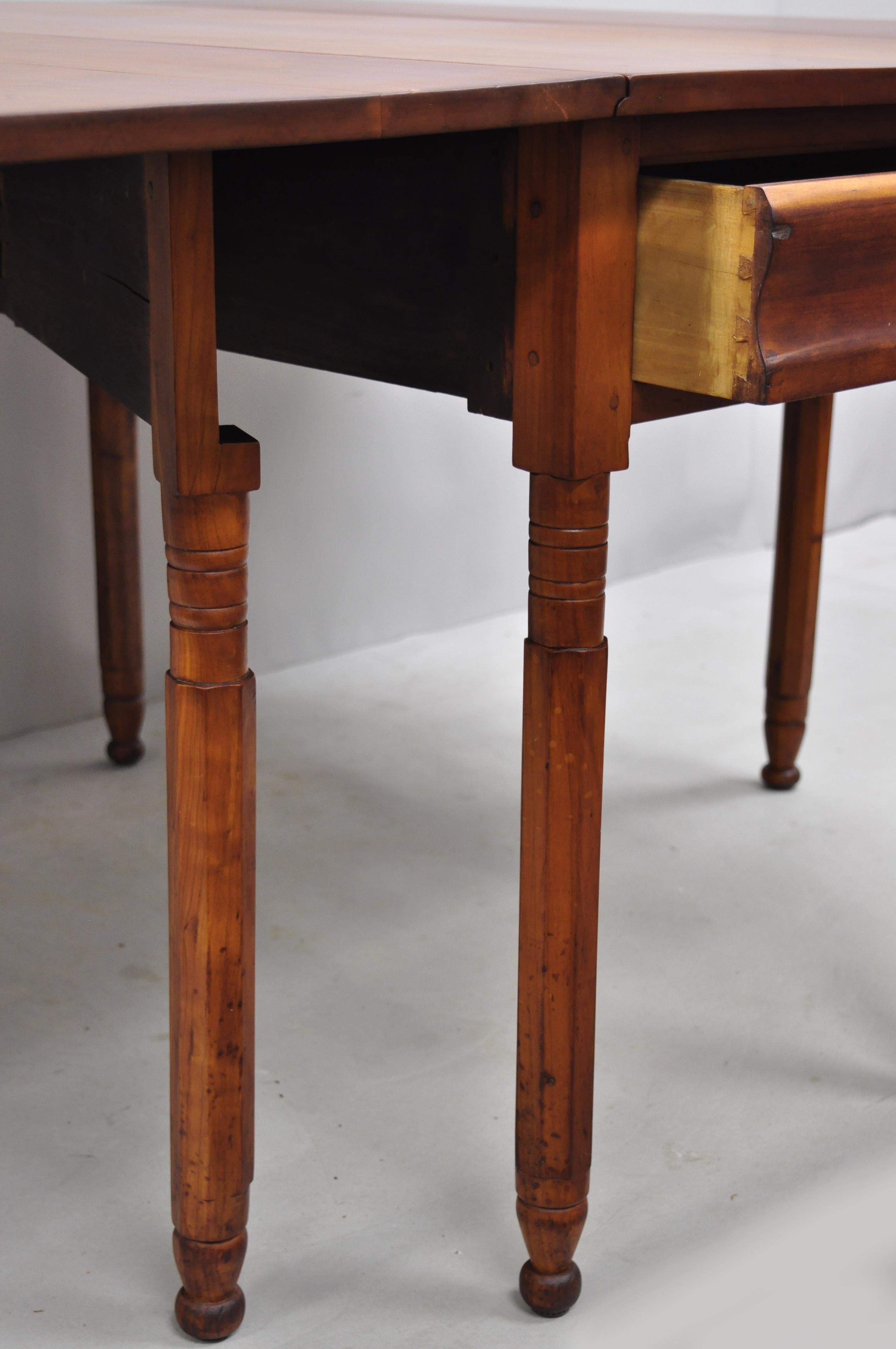 19th Century American Federal Walnut Drop-Leaf Dining Breakfast Table ...