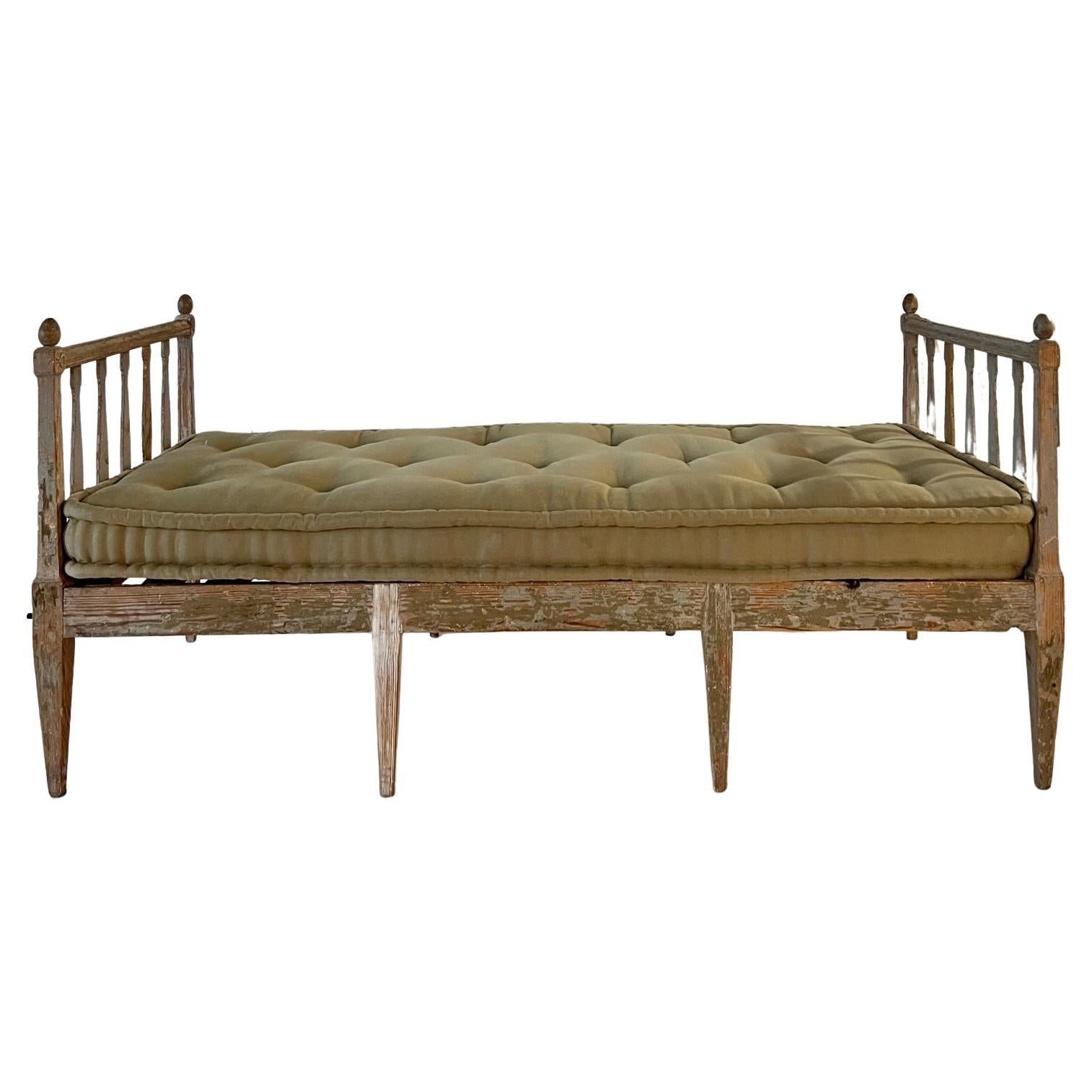 Antique 19th Century French Daybed at 1stDibs