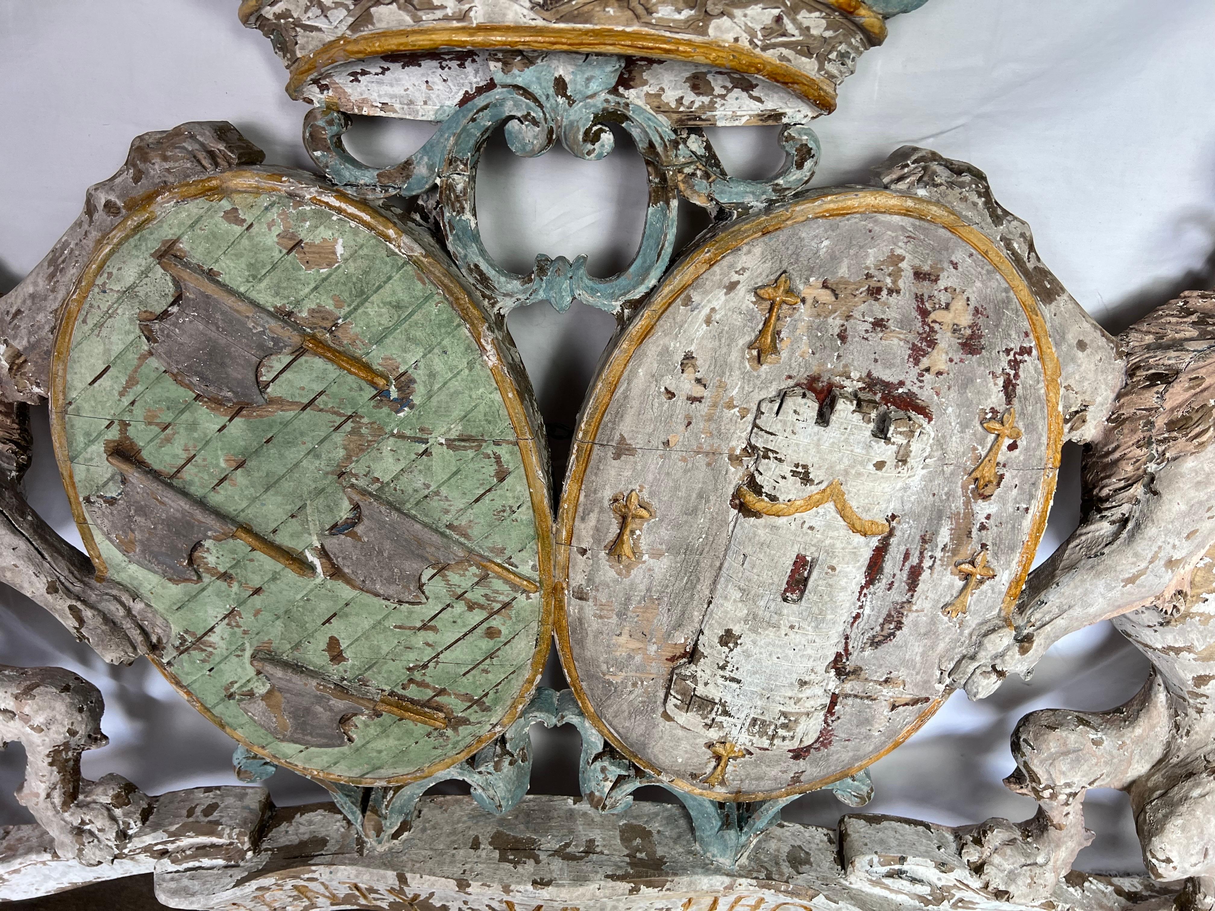 19th C. English Carved Royal Family Crest For Sale at 1stDibs