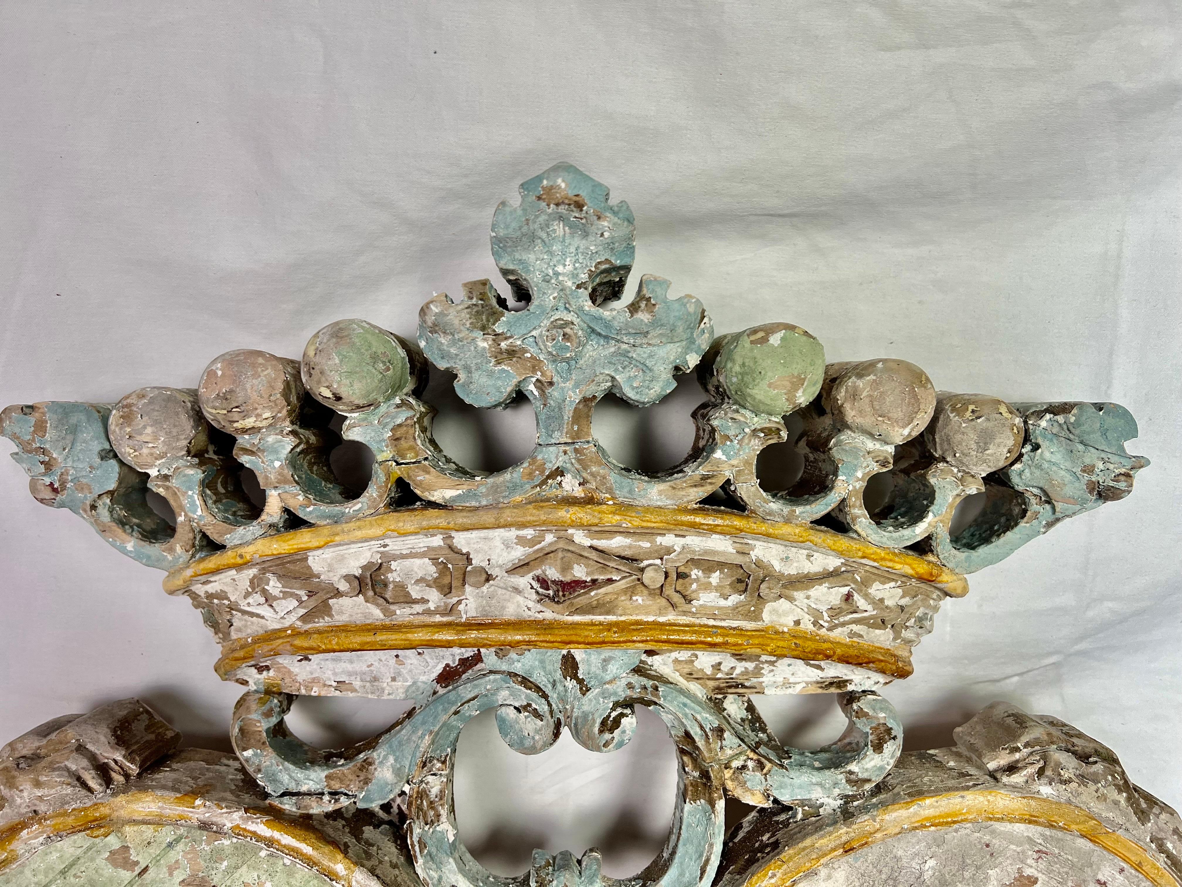 19th C. English Carved Royal Family Crest For Sale at 1stDibs