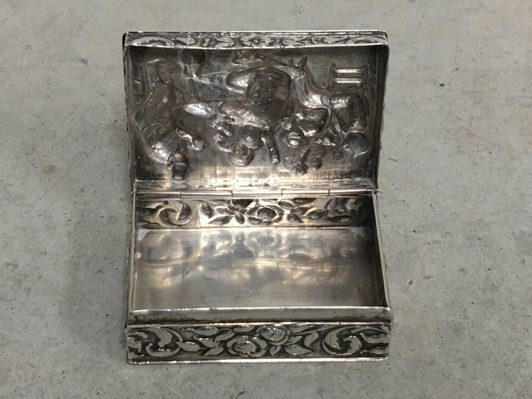 19th Century English Sterling Silver Snuff Box For Sale at 1stDibs