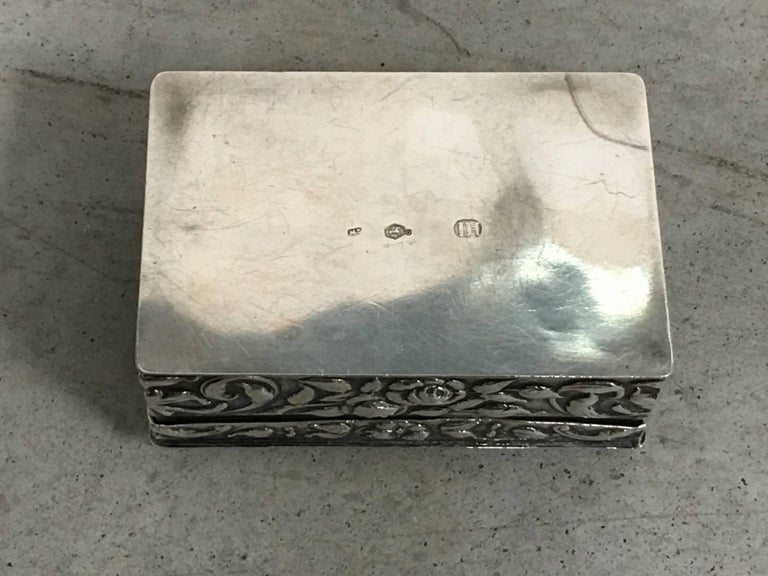 19th Century English Sterling Silver Snuff Box For Sale at 1stDibs