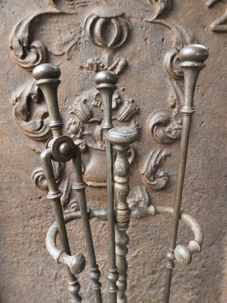 19th C. English Victorian Fireplace Tool Set For Sale at 1stDibs