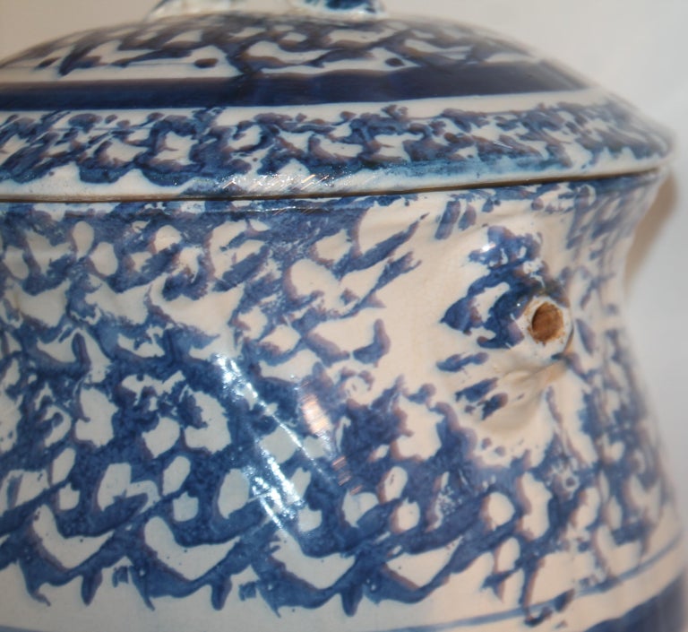 19th C Spongeware Slop Bucket with Lid For Sale at 1stDibs