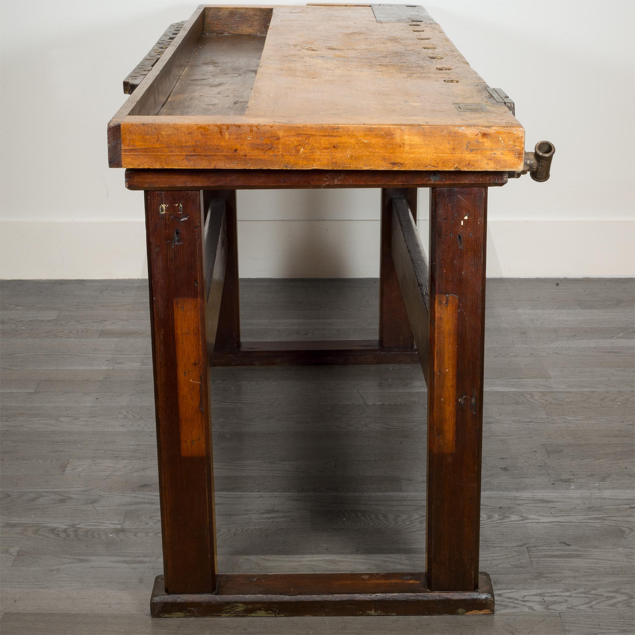 19th Century American Carpenter's Workbench, circa 1880 For Sale at 1stDibs