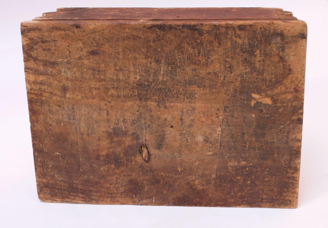 19th Century American Pine Primitive Decorative Box For Sale at 1stDibs