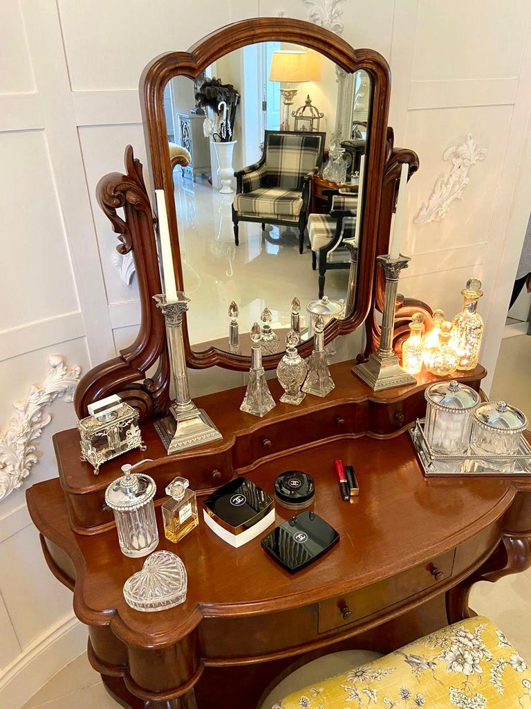 19th Century Antique Victorian Mahogany Vanity/Dressing Table at 1stDibs