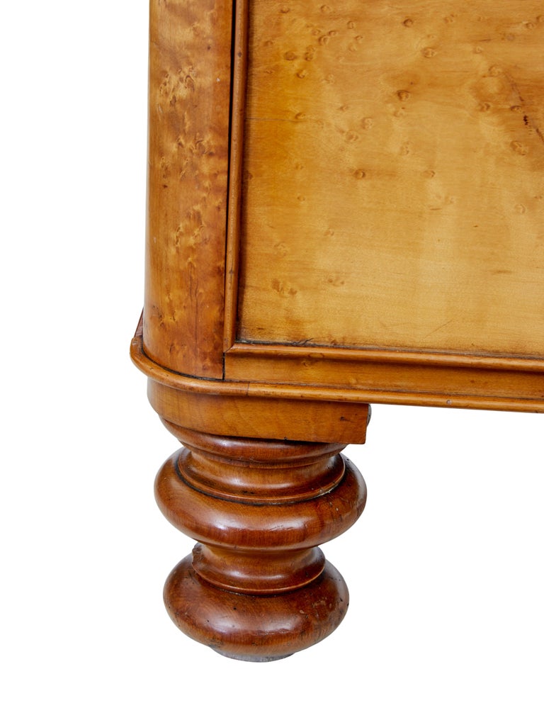 19th Century Bird’S-Eye Maple Chest of Drawers For Sale at 1stDibs
