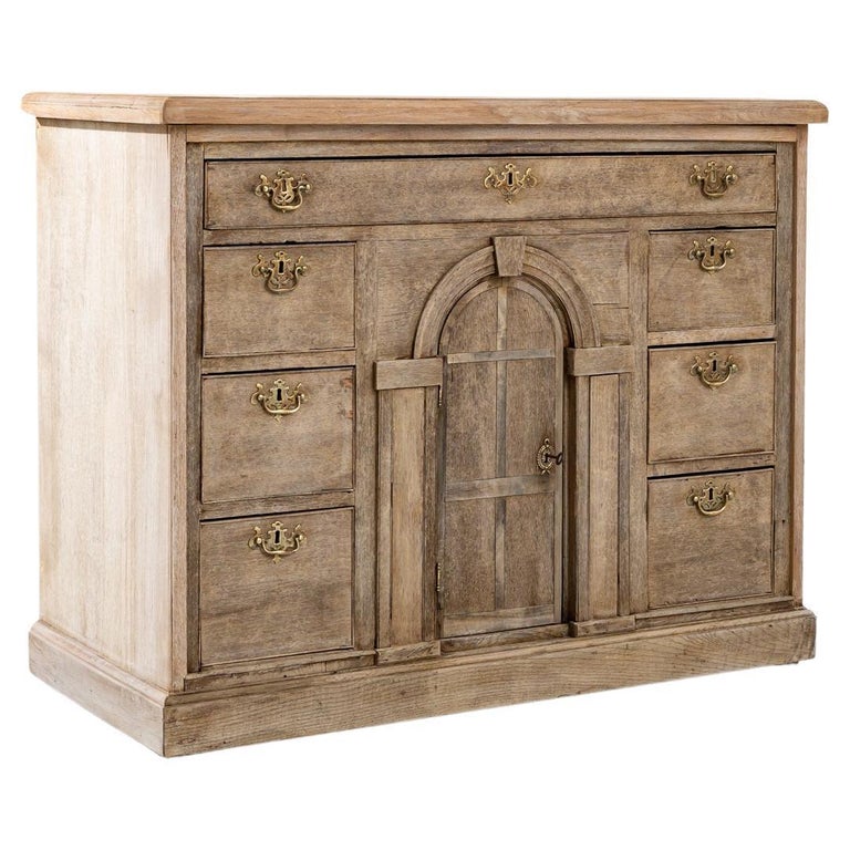 19th Century British Wooden Buffet For Sale at 1stDibs